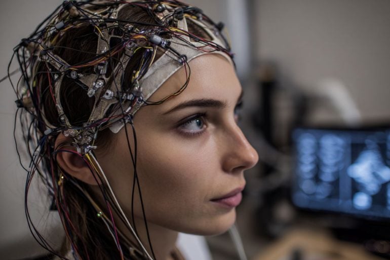 AI System Successfully Decodes and Tracks Pain via EEG - Neuroscience News